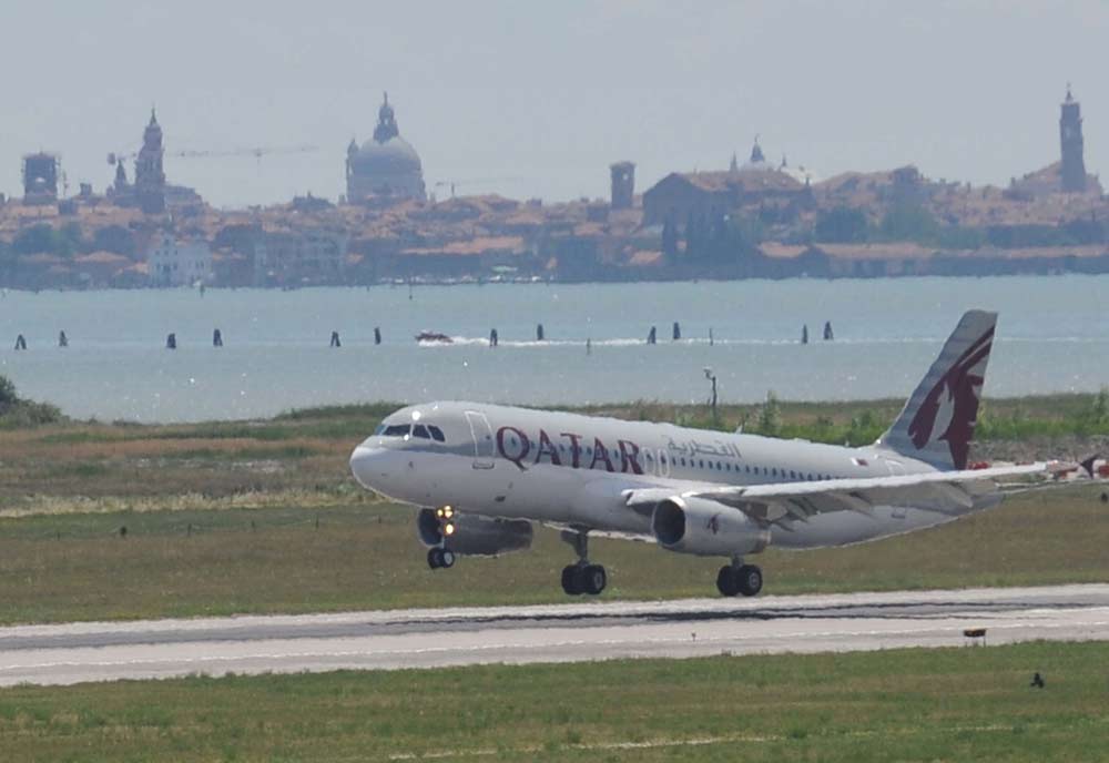 Qatar Airways signs deal for 40 Boeing jets - Hotelier Middle East