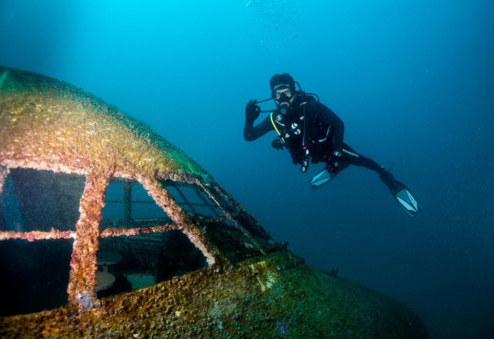 Bahrain's underwater theme park opens to diving enthusiasts - Hotelier ...