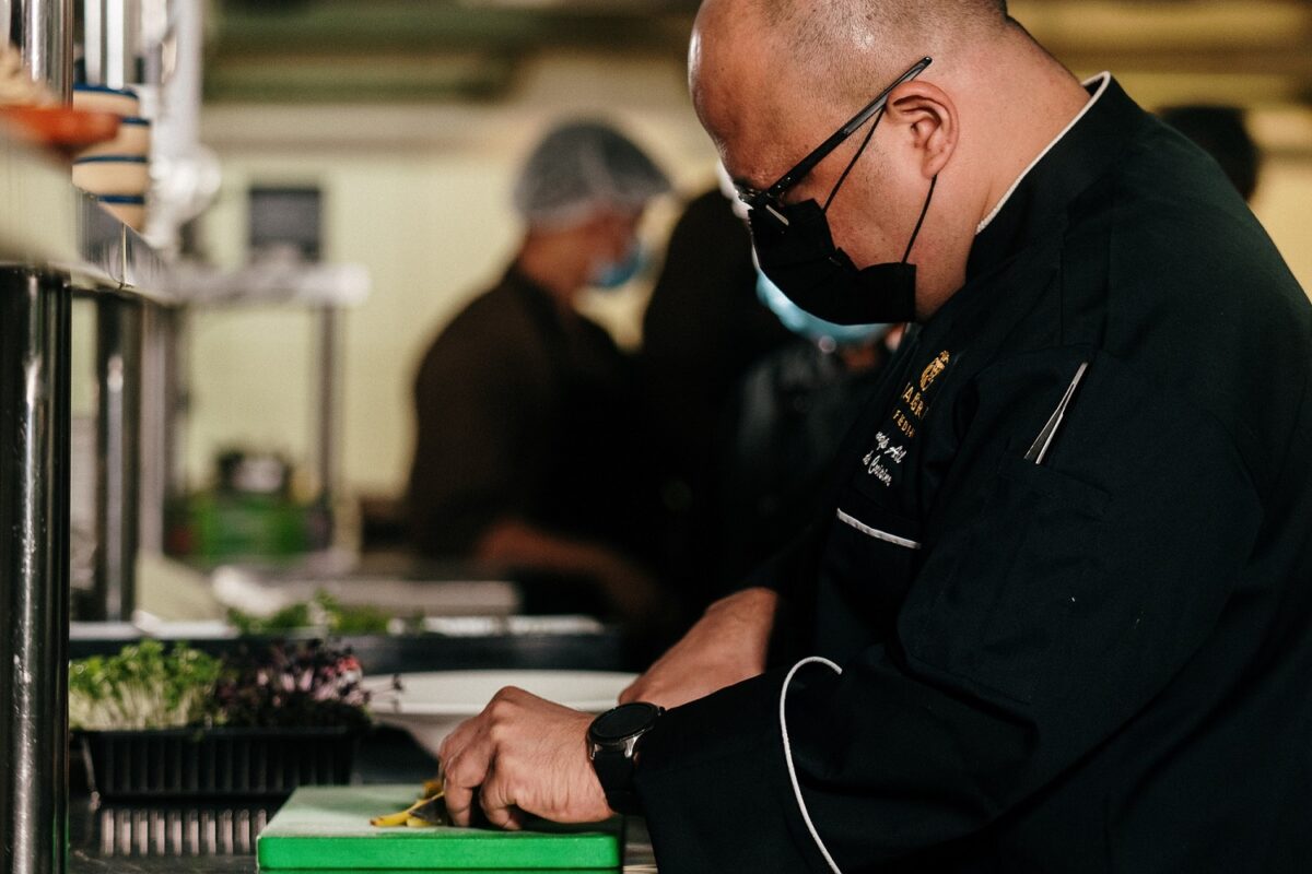 Dozens of Abu Dhabi hotel chefs train to serve Emirati cuisine ...