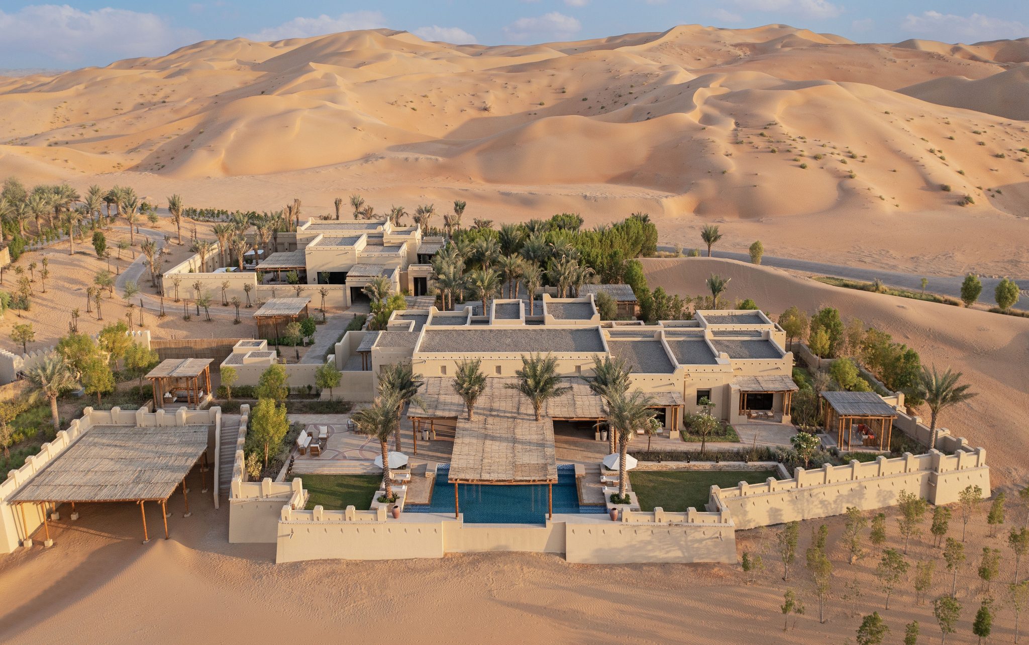 Inside the new AED65,000 a night villa at Qasr Al Sarab - Hotelier ...