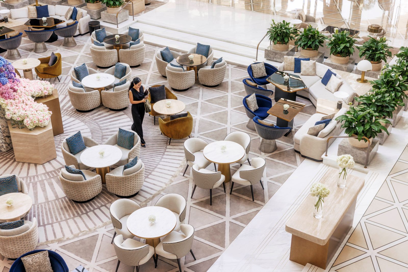 Jumeirah Emirates Towers reveals lobby revamp by La Bottega - Hotelier ...