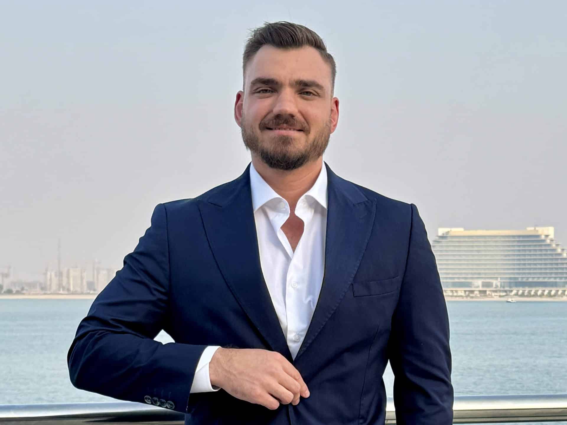 Hilton brings on Kevin Rowe as director of food and drinks - Hotelier ...