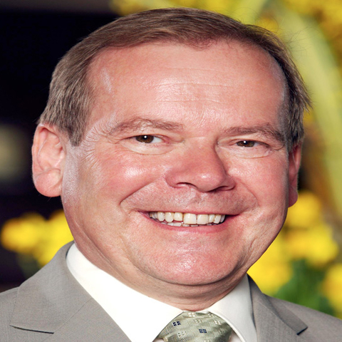 Simon Coombs - - HOTELIER MIDDLE EAST